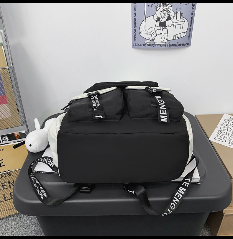 Badu.bg Модерна мъжка текстилна раница с надпис и 3D елемент - Badu.bg