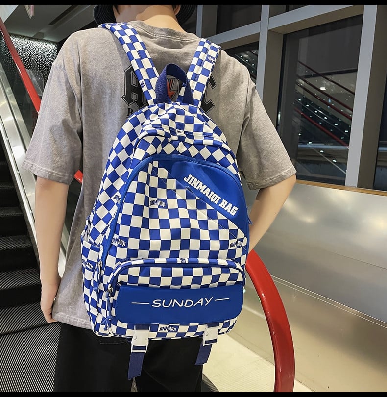 Мъжка раница с фигури и надпис - Badu.bg