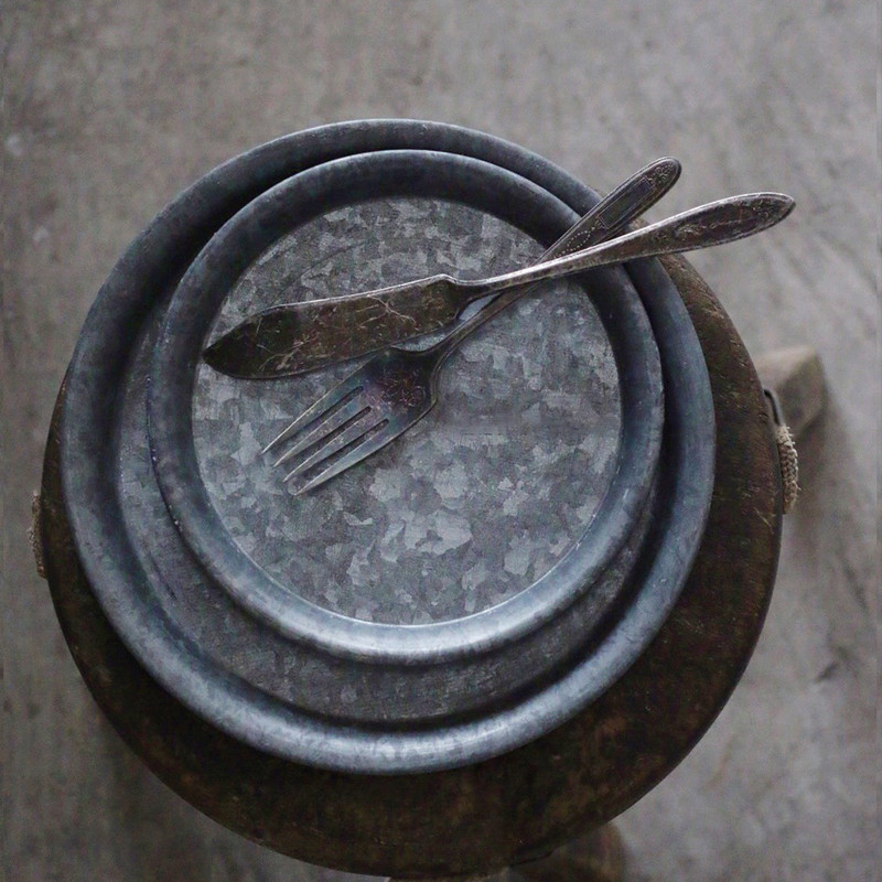 Badu Bg Винтидж антична метална плоча Кръгла тава за съхранение на хляб Десерт Ръчно изработена